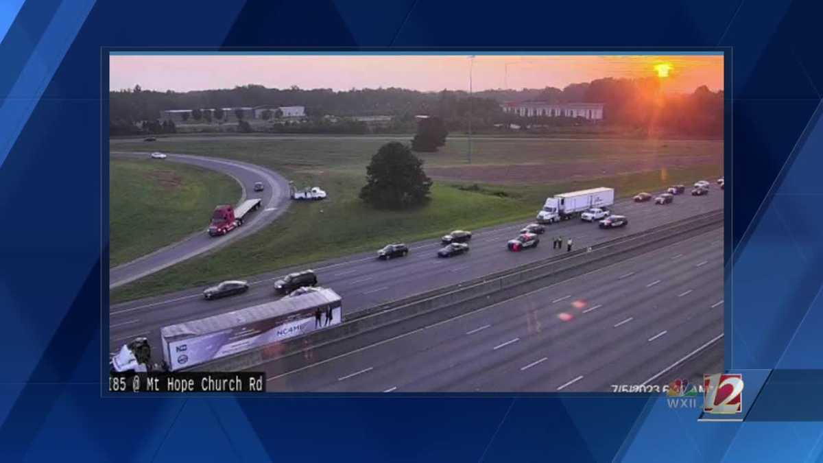 North Carolina vehicle crash closes two lanes on I-40