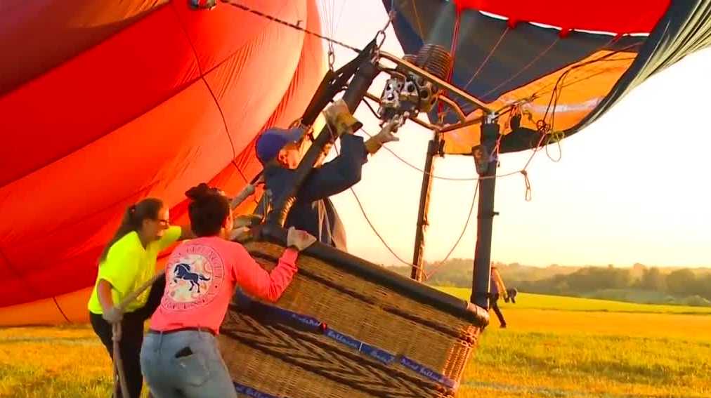 The skies come alive as National Balloon Classic begins