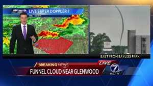 Sean Everson narrates tornado on live TV