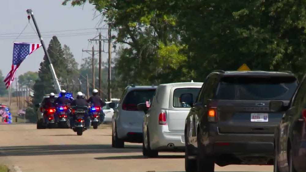 Corwith welcomes Officer Kevin Cram home in final leg of procession
