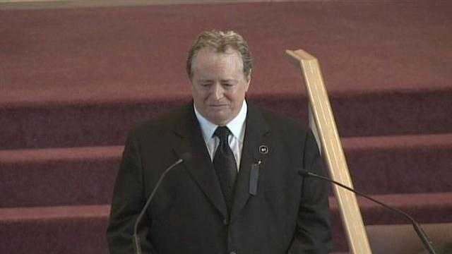 John Modell sings in tribute to his father