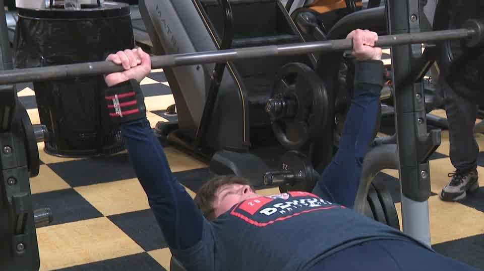New Hampshire athlete breaks bench press record