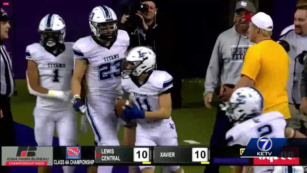 Through overtime & a blackout, Lewis Central wins football title