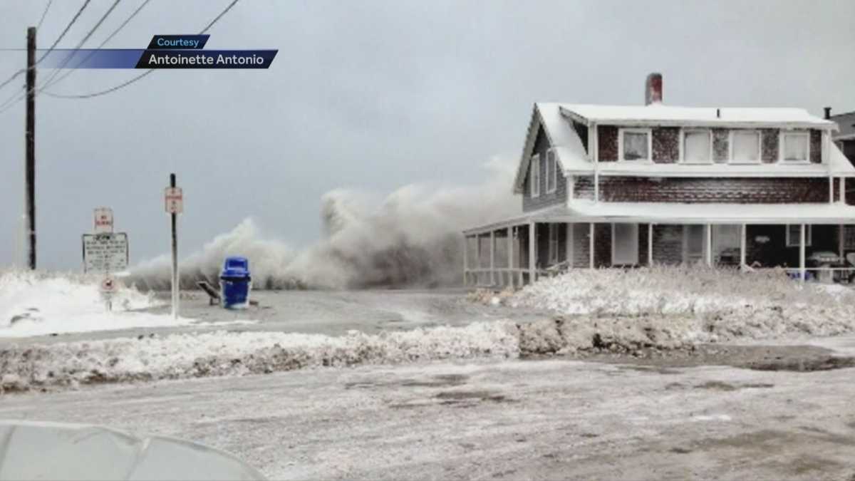 Scituate flood gate reaches flood stage