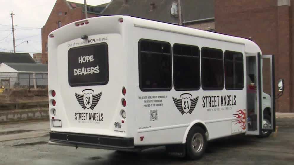 Milwaukee: Coalition unveils new homeless bus after arson