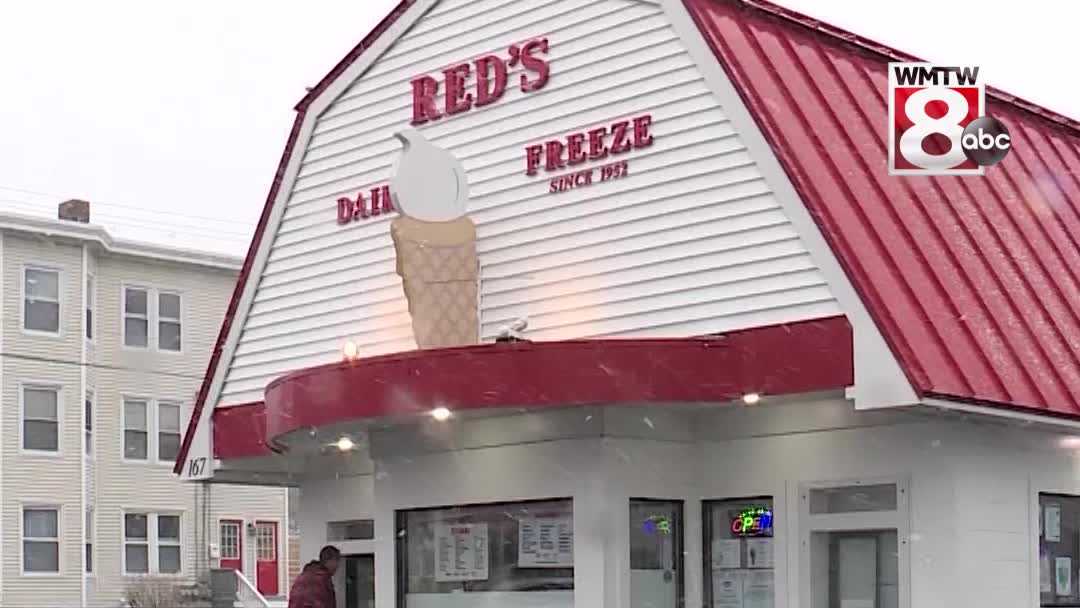 A nor'easter? No problem! Red's opens for the season