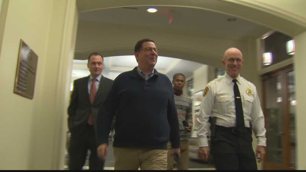 Out of concern for family, mayor ups security detail