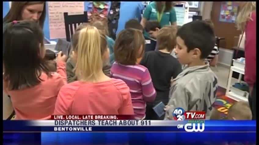 Dispatchers teach students how to use 911