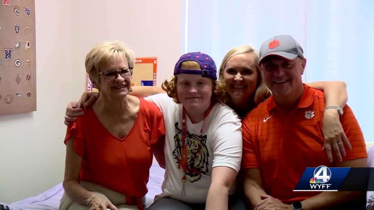 Daughter of Clemson president, first lady moves out for ClemsonLIFE program