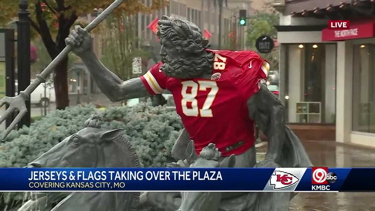 Plaza dresses up statues with Chiefs jerseys