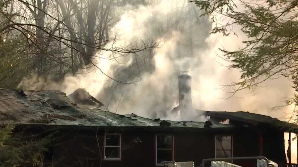 No one hurt in Sandown NH house fire