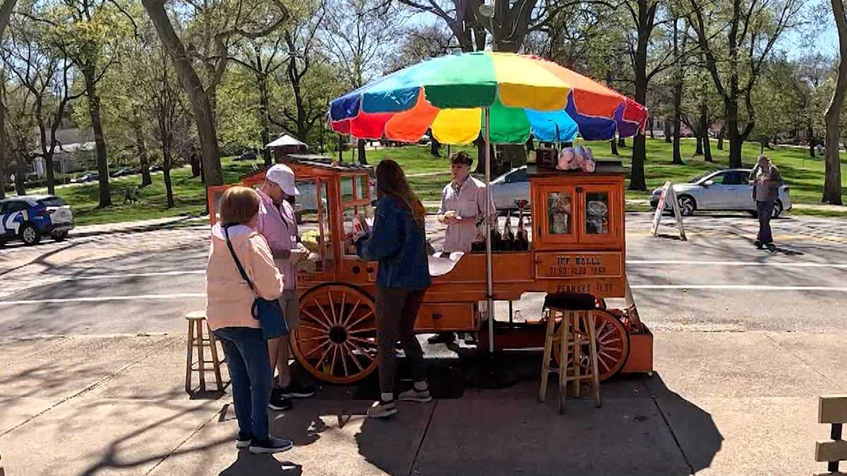 Gus and Yiayia's ice ball stand open for 2025 season in Pittsburgh