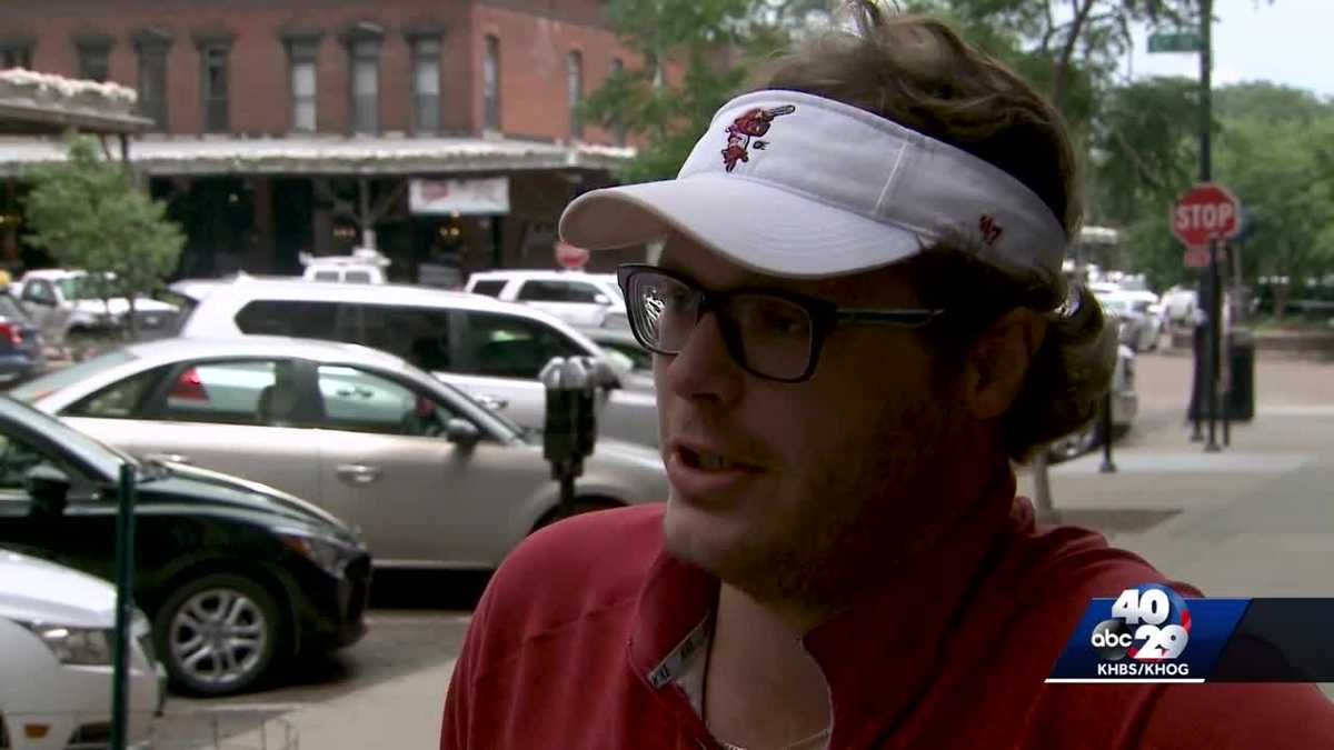 Famous clapping Hogs fan explains what motivates him