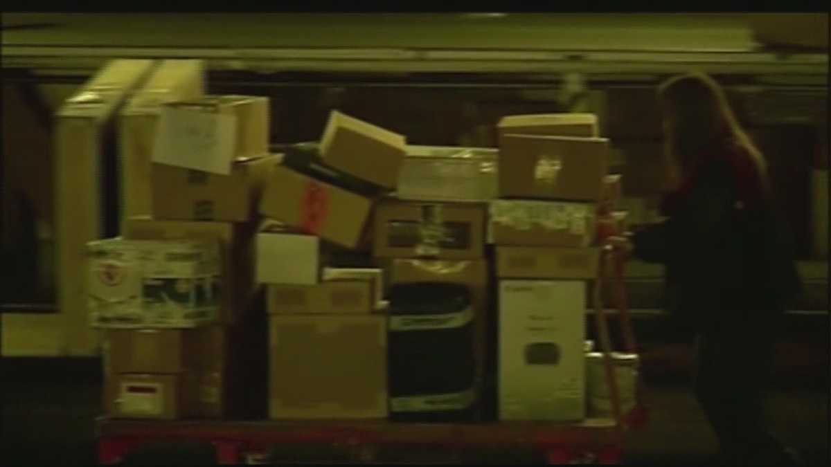 Shipping problems at FedEx, UPS cause delays across country