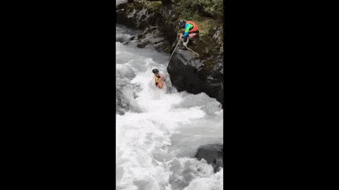 Brave bystanders save stranded kayaker in daring creek rescue