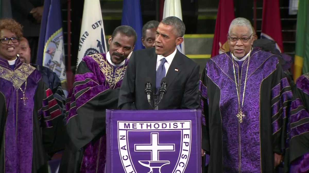 President Obama leads congregation in 'Amazing Grace'