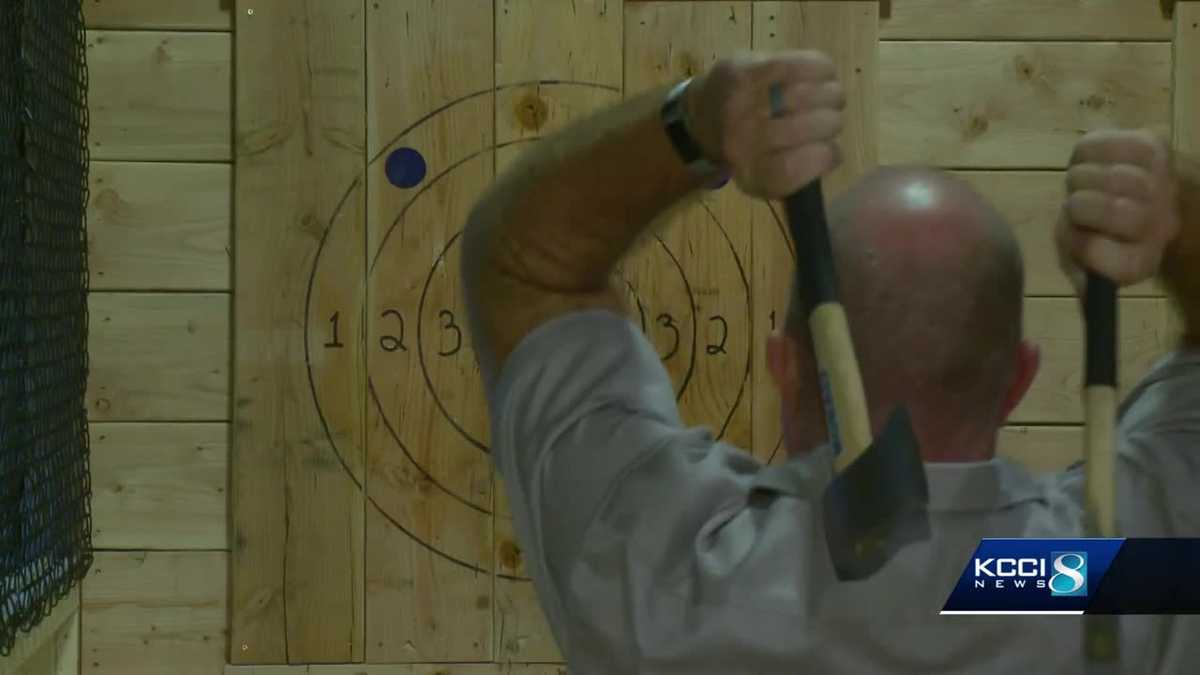 Axe-throwing craze reaches Des Moines