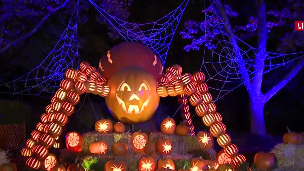 Check out the Pumpkins at Kentucky Kingdom all aglow in the dark