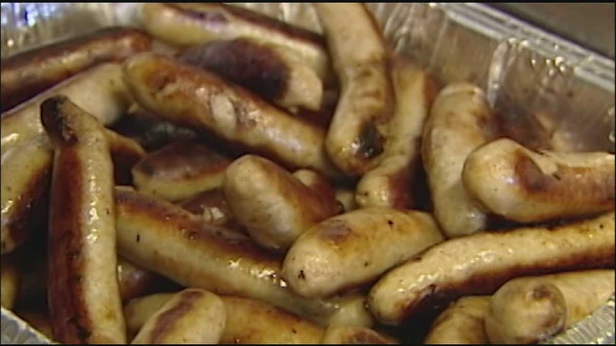 Irish breakfast sets 'bangers' against 'rashers'