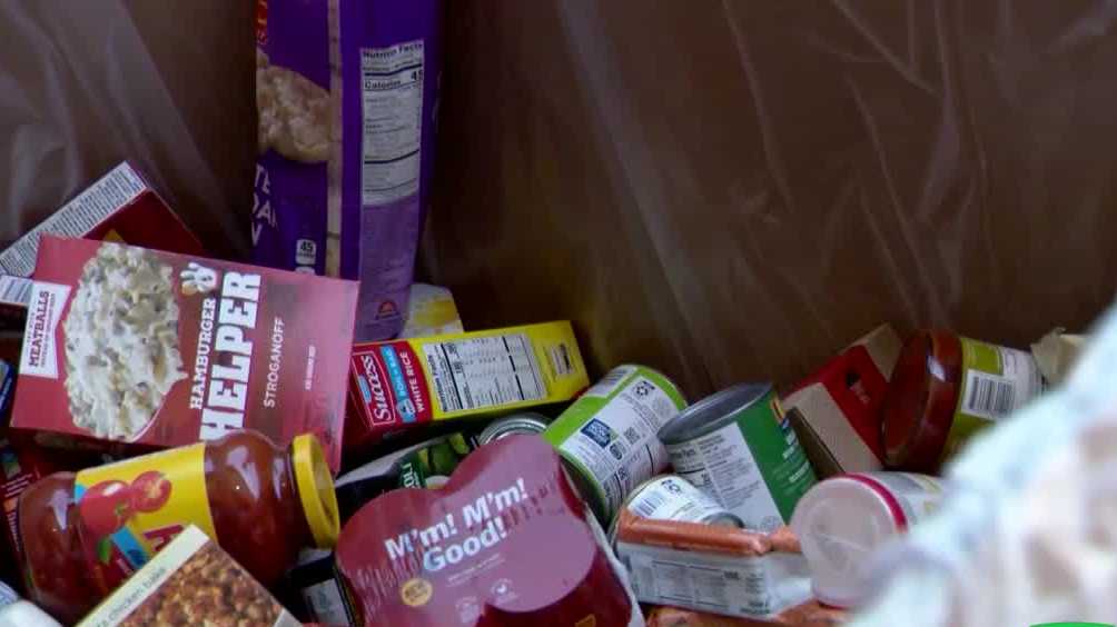 Sacramento postal workers collect food as part of annual 'Stamp Out ...