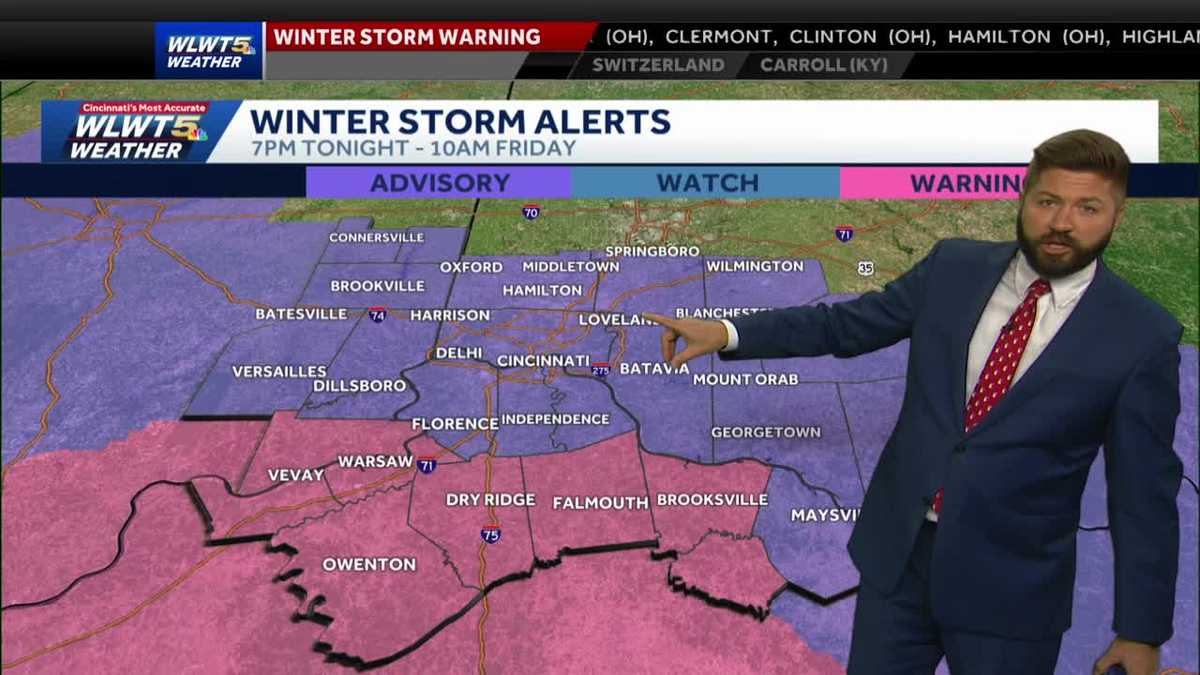 When accumulating snowfall moves into Cincinnati