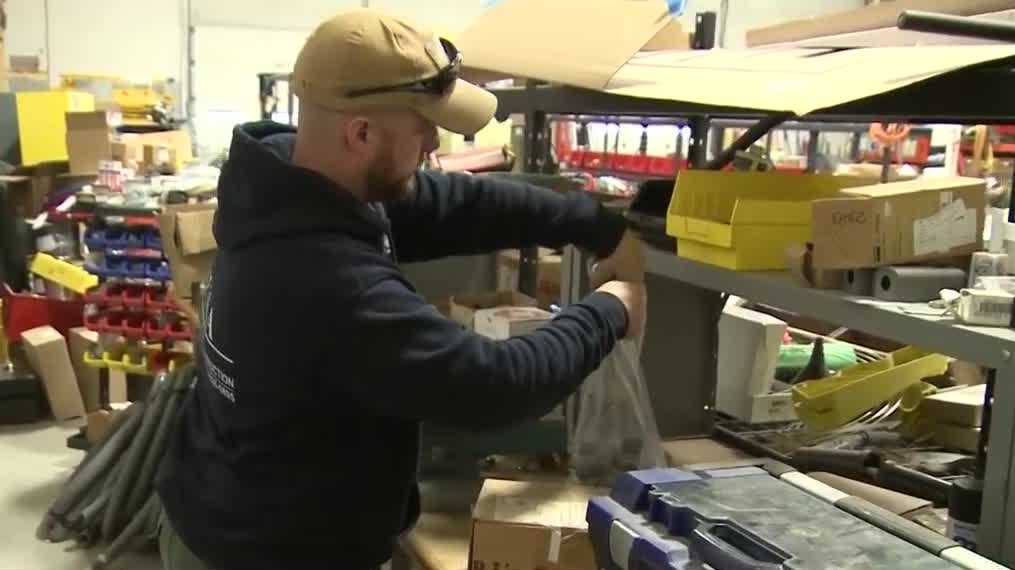 Hampton company vows to keep paying workers despite government shutdown Hampton company vows to keep paying workers despite government shutdown