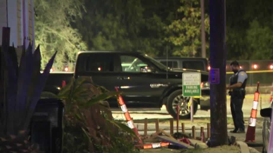 New Orleans off-duty officer shot Mid-City armed robbery New Orleans off-duty officer shot Mid-City armed robbery