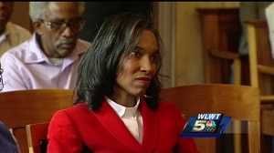 Former juvenile judge Tracie Hunter stays out of jail for now