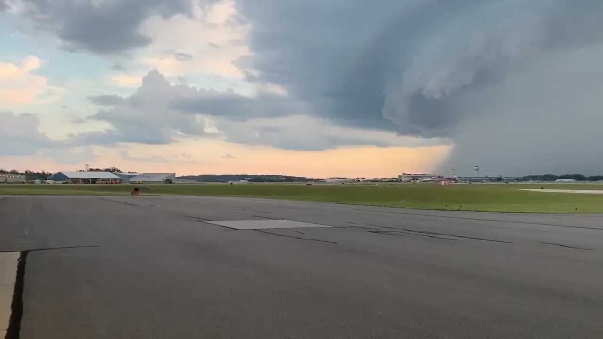 Watch: Southwest plane takes off near storm system