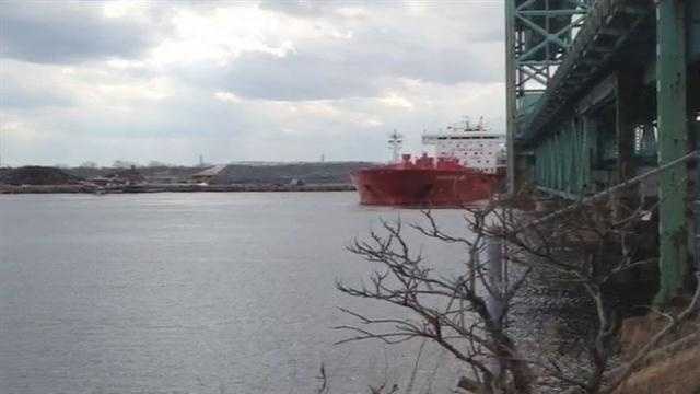 Video: Large ship collides with Sarah Long Bridge