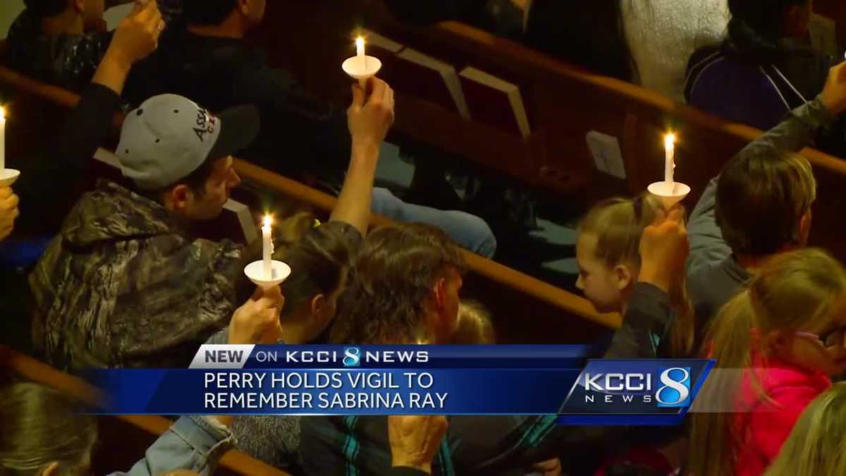 Community holds vigil to remember 16-year-old Sabrina Ray