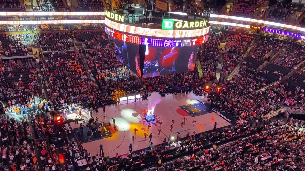 Thousands pack TD Garden for first WNBA game ever