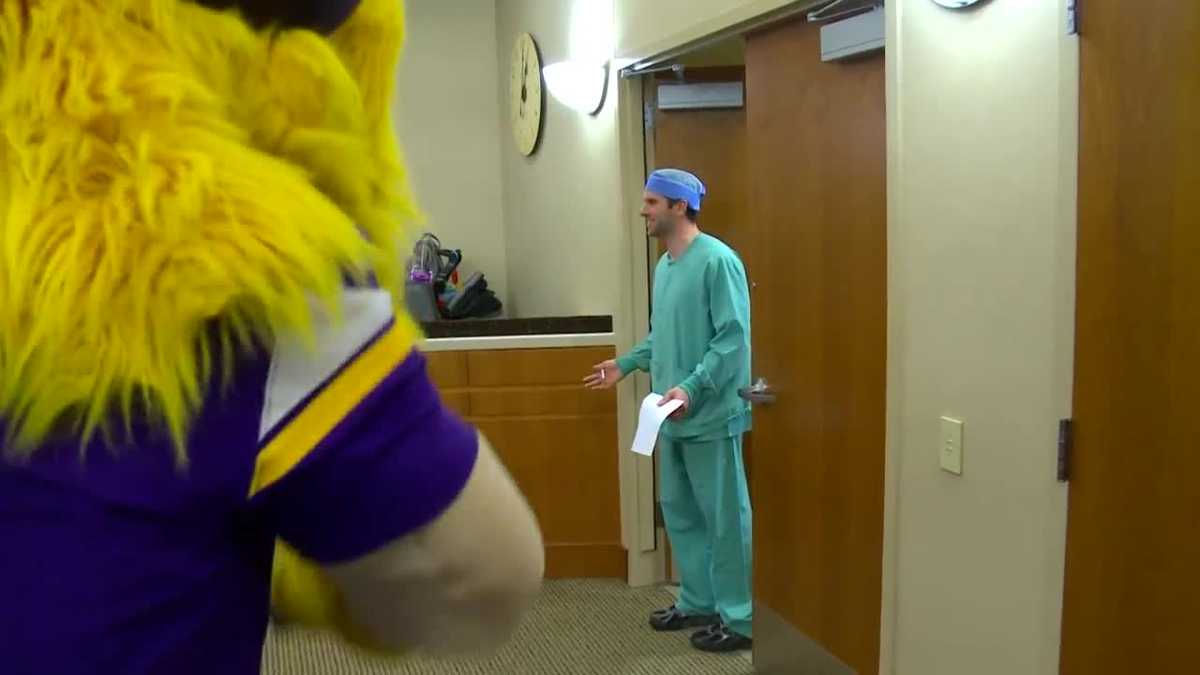 Dane Pratt surprised with Minnesota Vikings tickets