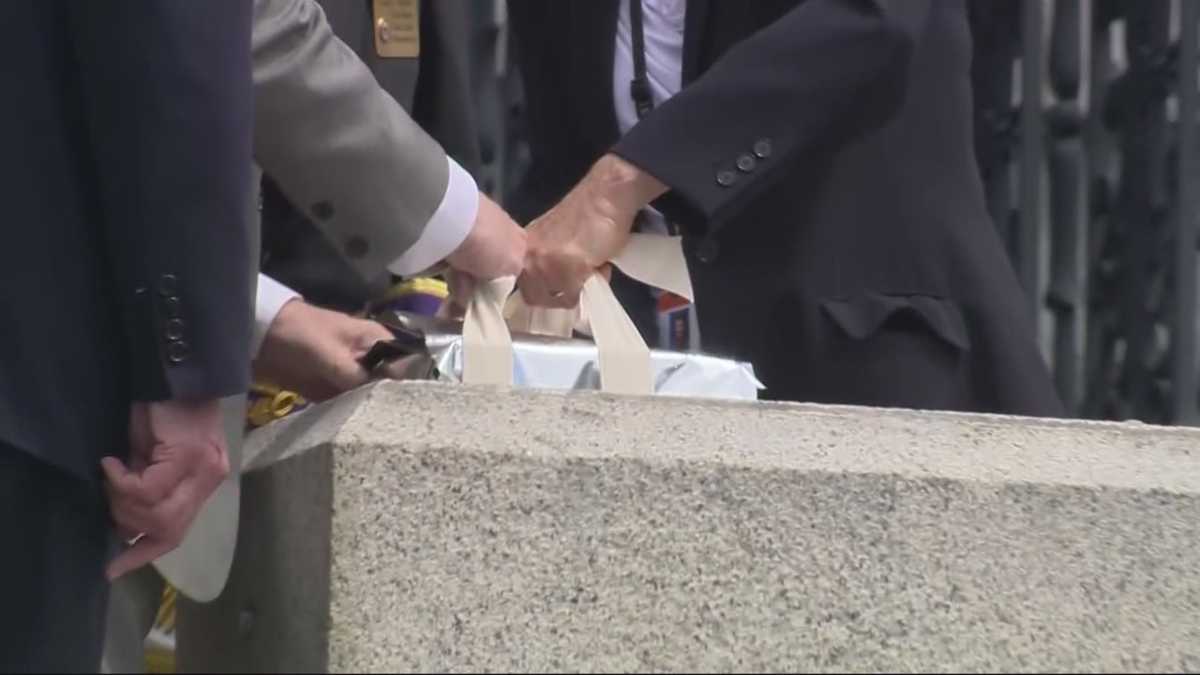 Time capsule returned to Statehouse cornerstone