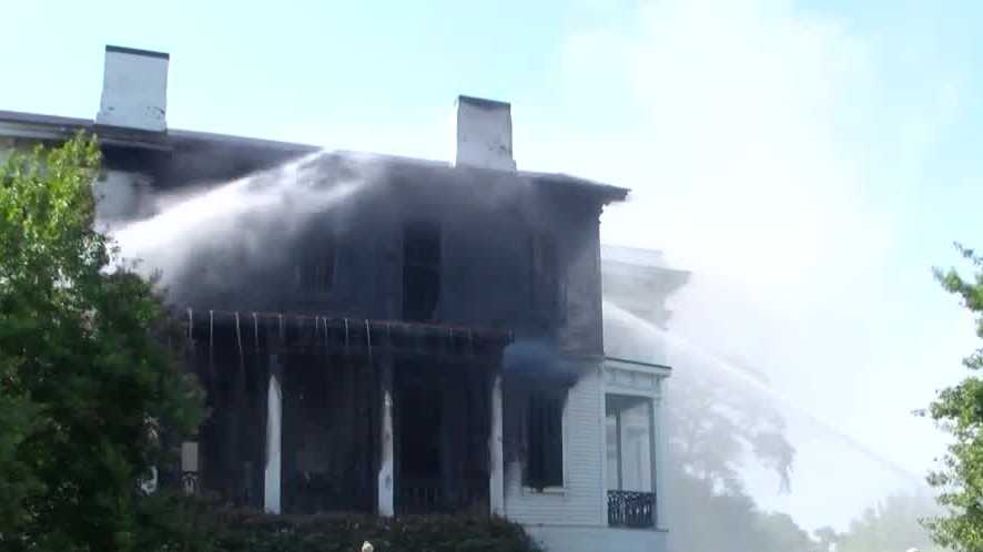 Louisiana Nottoway Plantation burns down