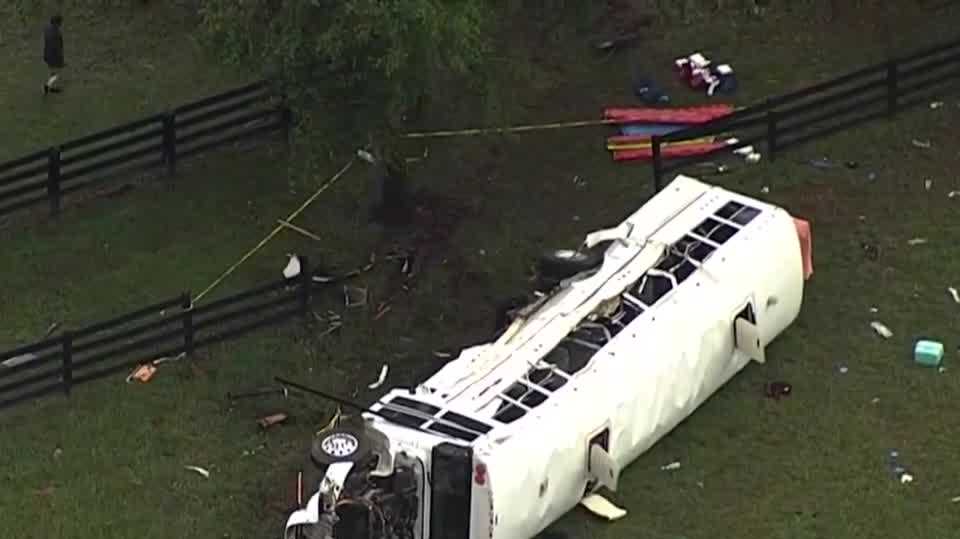 8 people dead, several injured in bus crash in Central Florida