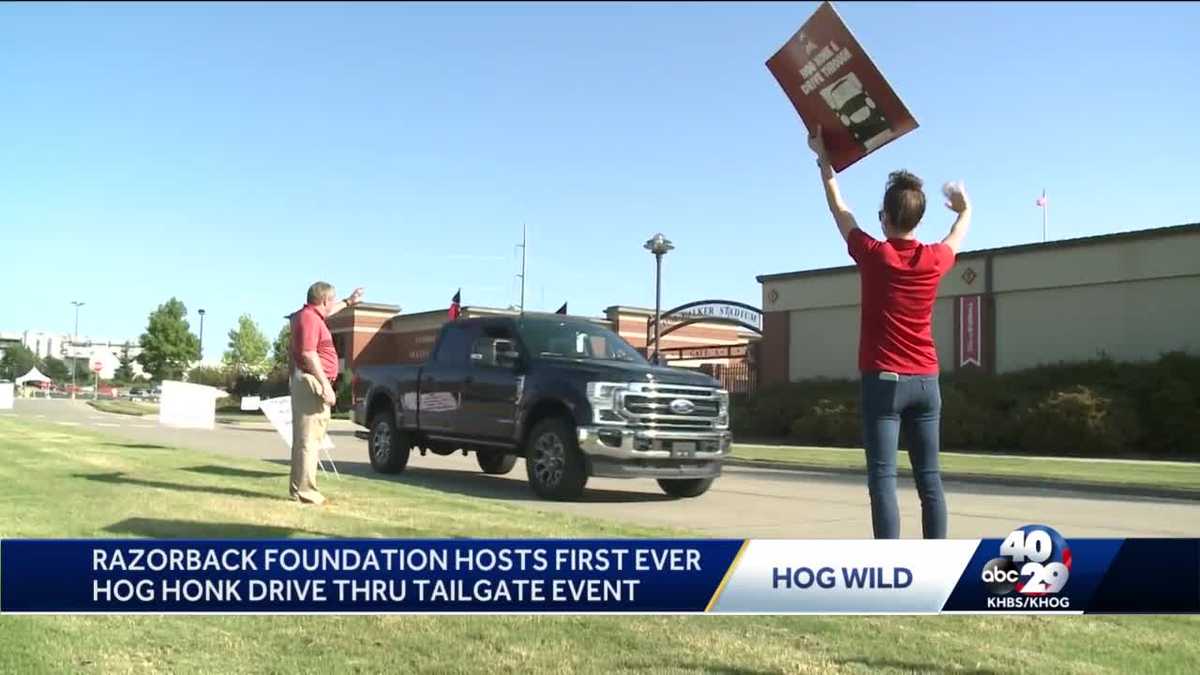Razorback Foundation hosts Hog Honk and Drive-Thru Tailgate