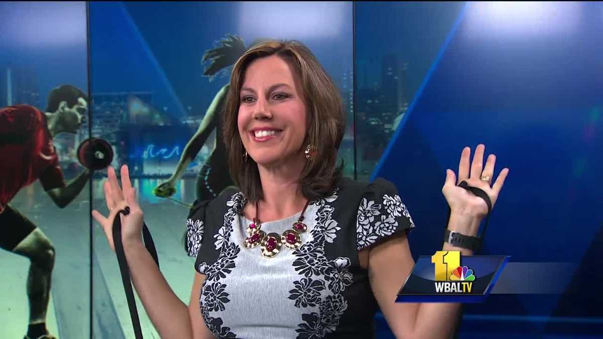 Video: 11 Fitness shows how to use the exercise band