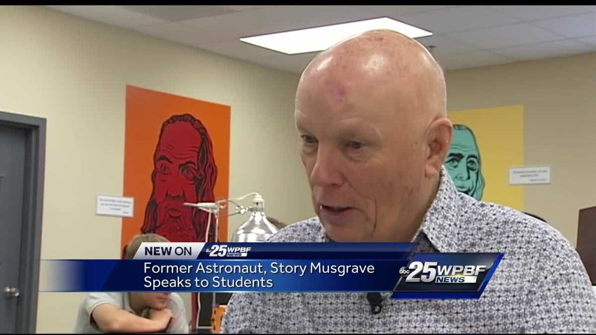 Former astronaut, Story Musgrave, speaks to students