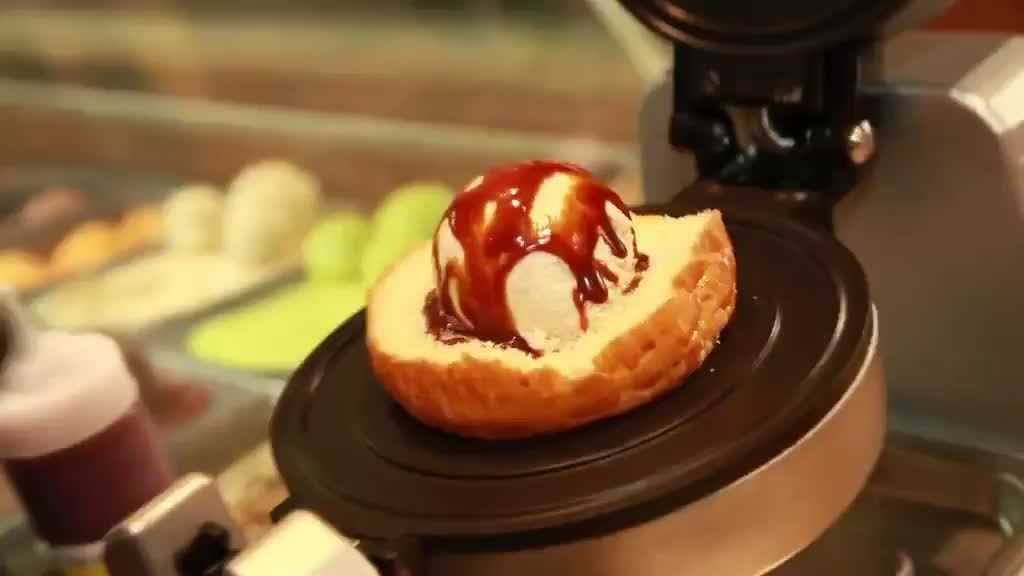 Try the Croque Glace at Epcot's L'artisan des Glaces