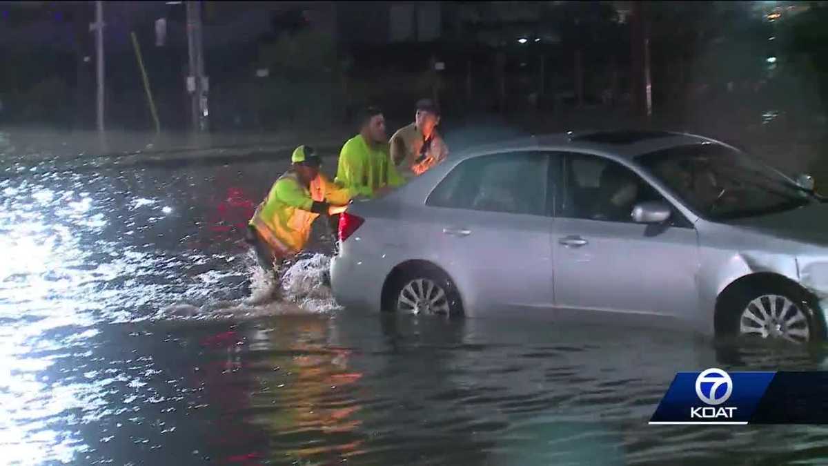 Flash flooding strands cars, prompts rescues across Albuquerque