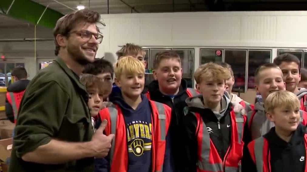 Wisconsin comedian Charlie Berens joins holiday food drive