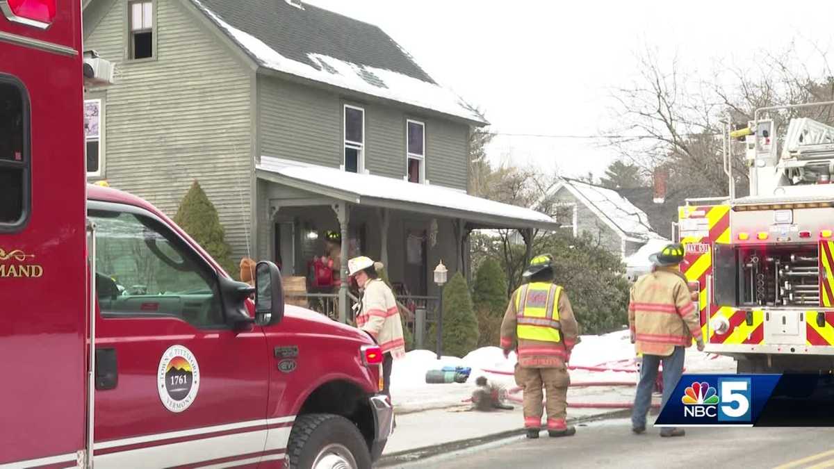 Crews respond to house fire in Pittsford, Vermont