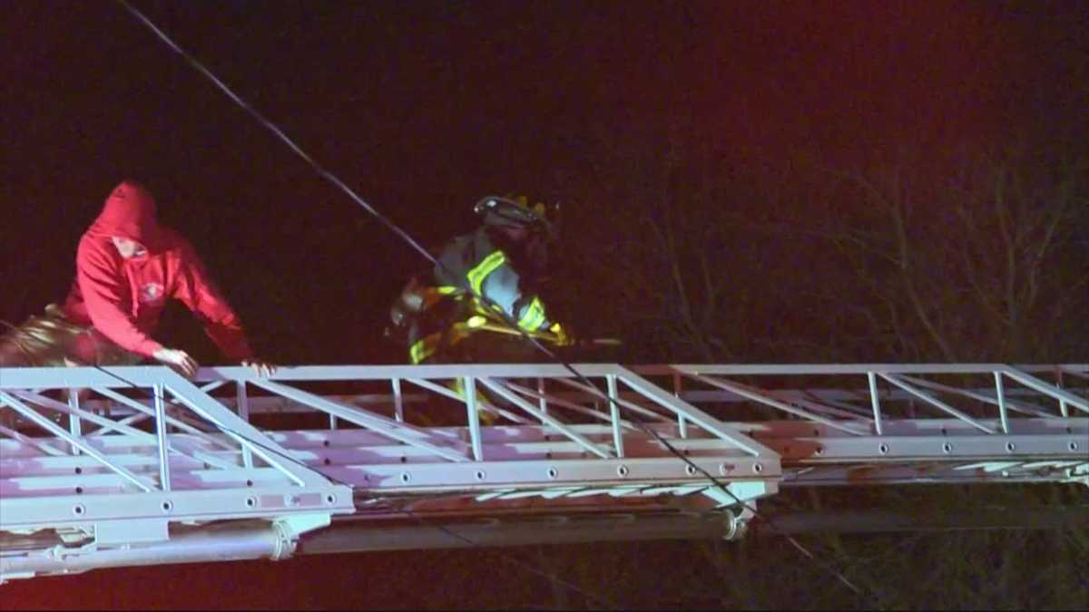 Firefighter falls from ladder battling house fire