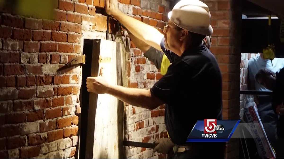 Archaeologists open old crypt at Old North Church