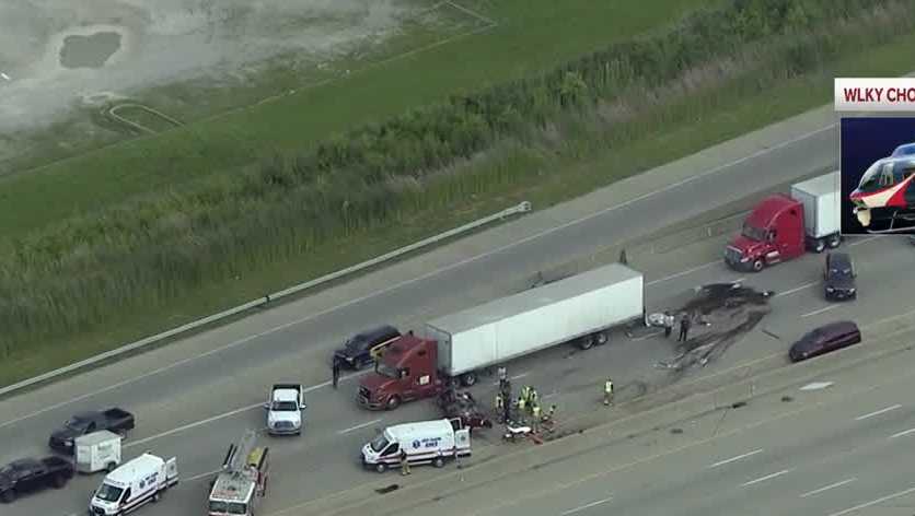Crash on I-65 in southern Indiana blocking lanes, 1 injured