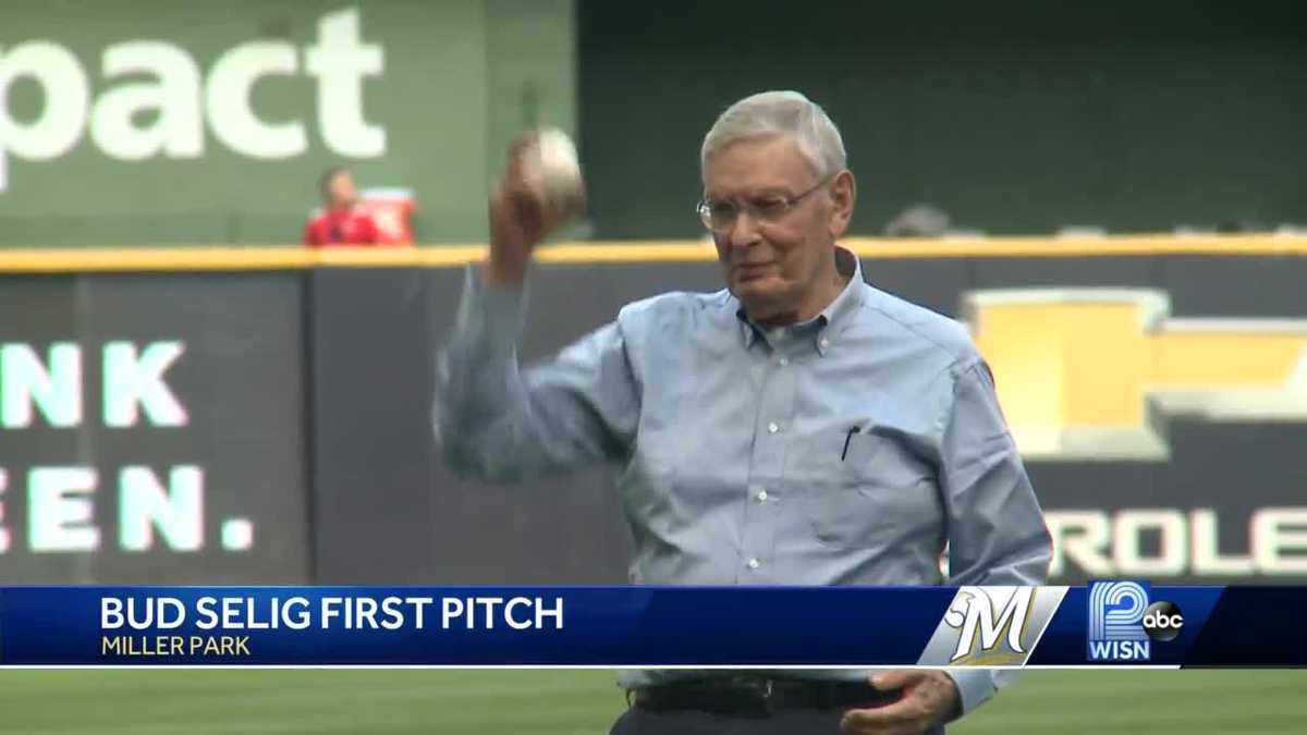 Bud Selig returns to Milwaukee for Brewers first pitch