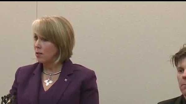 Meet the ASL interpreter getting coronavirus information to NM’s deaf ...