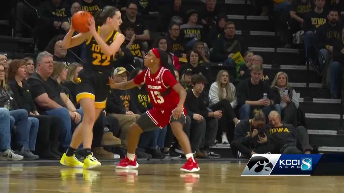Iowa blows out Wisconsin as Clark moves up on all-time scoring chart