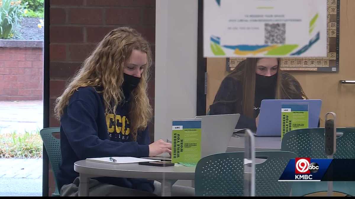 Johnson County Community College paying staff to get vaccinated